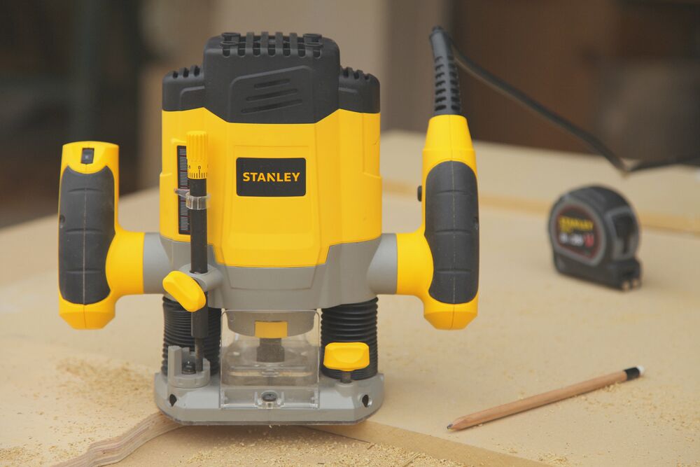 Ruteadora 1200w cole 1/4 27.000 rpm SRR1200-B3 Stanley – Ferrelectricos